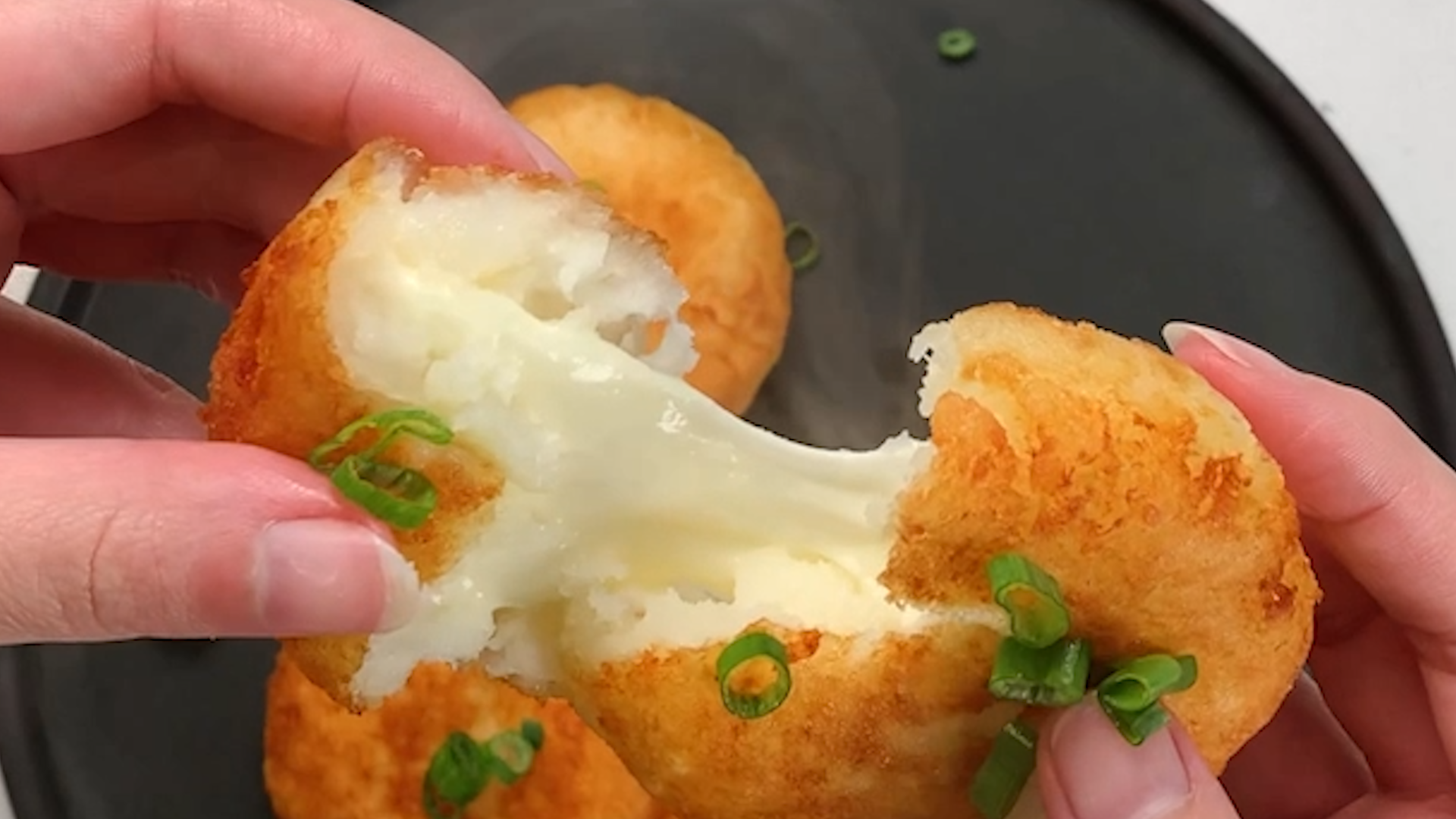 How To film cooking videos with Jasmineandtea – Deity Microphones