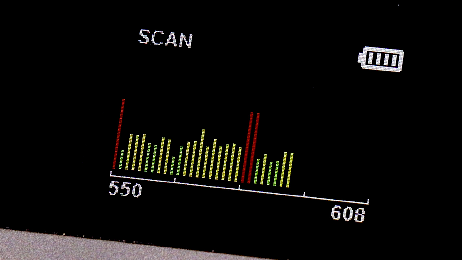 Why Professionals Use UHF and Not 2.4GHz – Deity Microphones